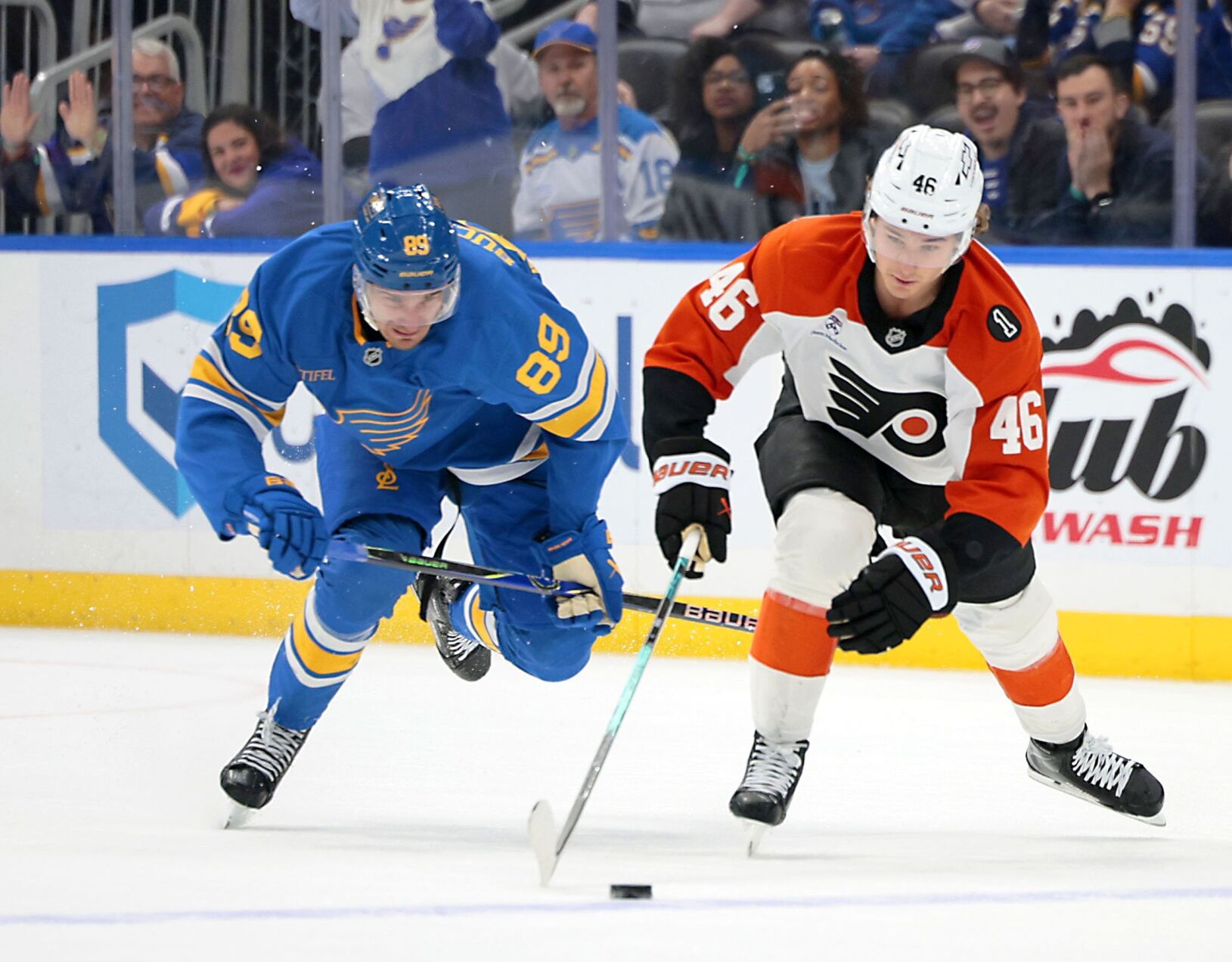 Blues lose high-scoring game in shootout against Flyers, 6-5