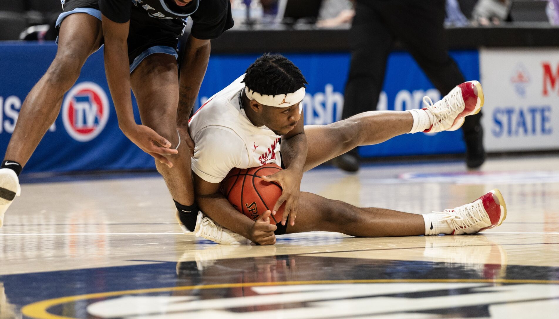 Chaminade leads much of the way but falls to Oak Park in Class 6 boys ...