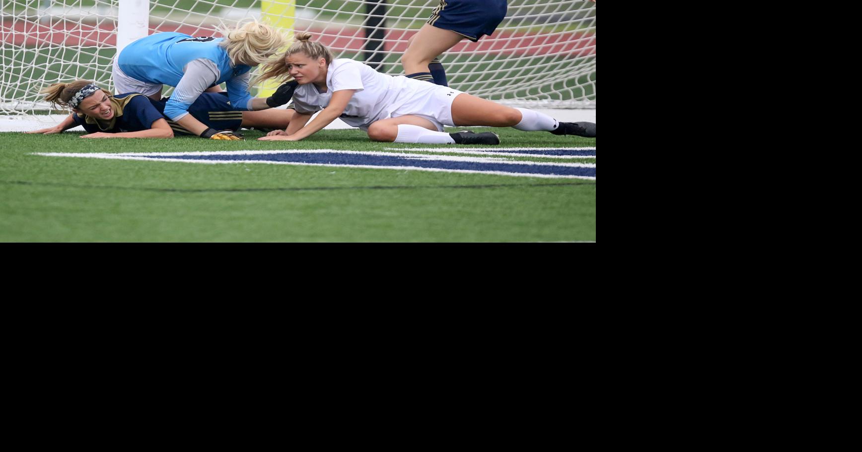 Holt 3, Troy 0