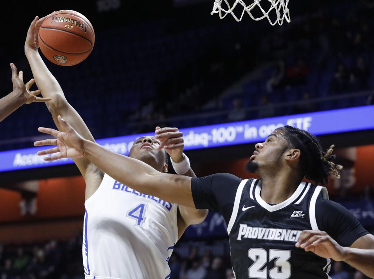 SLU basketball team responds to big loss with come-from-behind win
