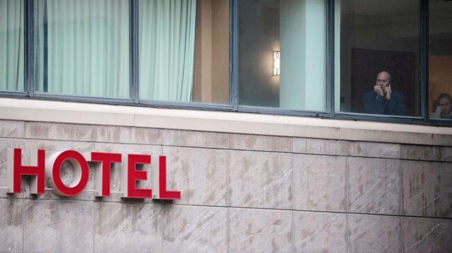 Woman, children held hostage at downtown St. Louis hotel