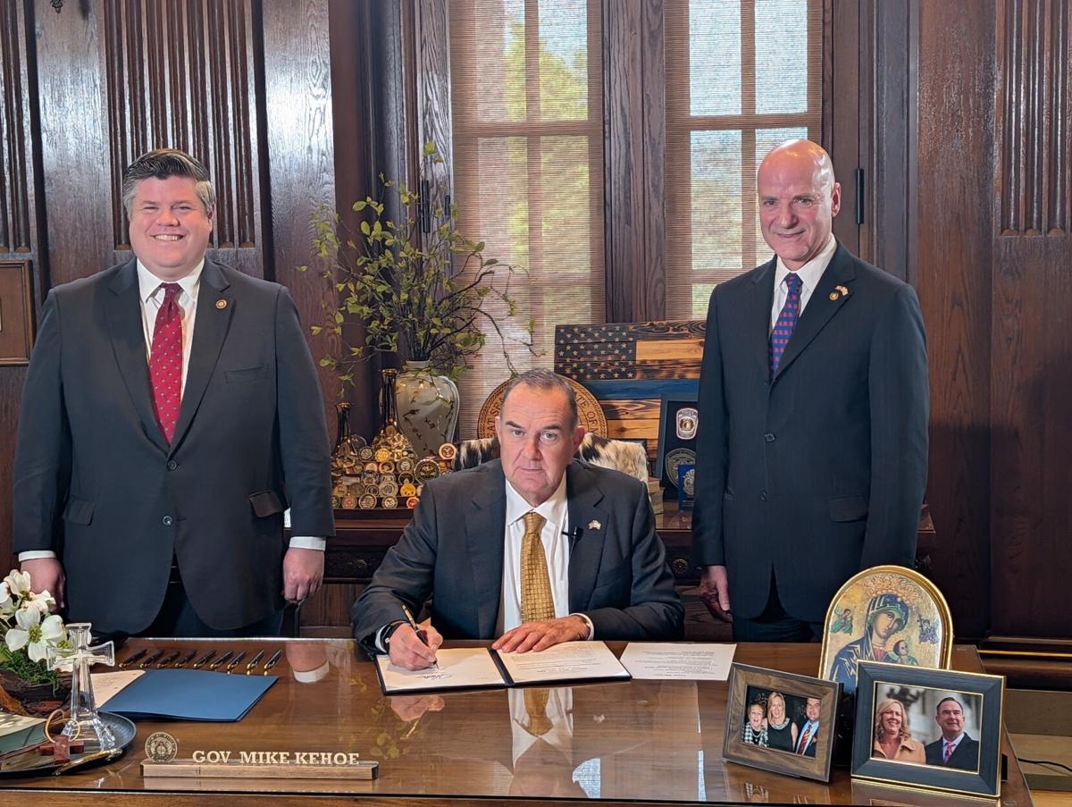 Kehoe signs antisemitism, Dome laws