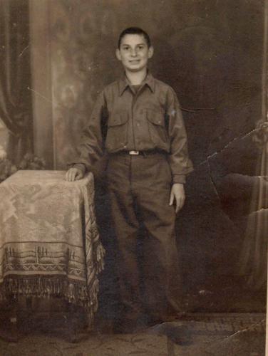 Bracelet traced back to St. Louis Holocaust survivor will be on display ...