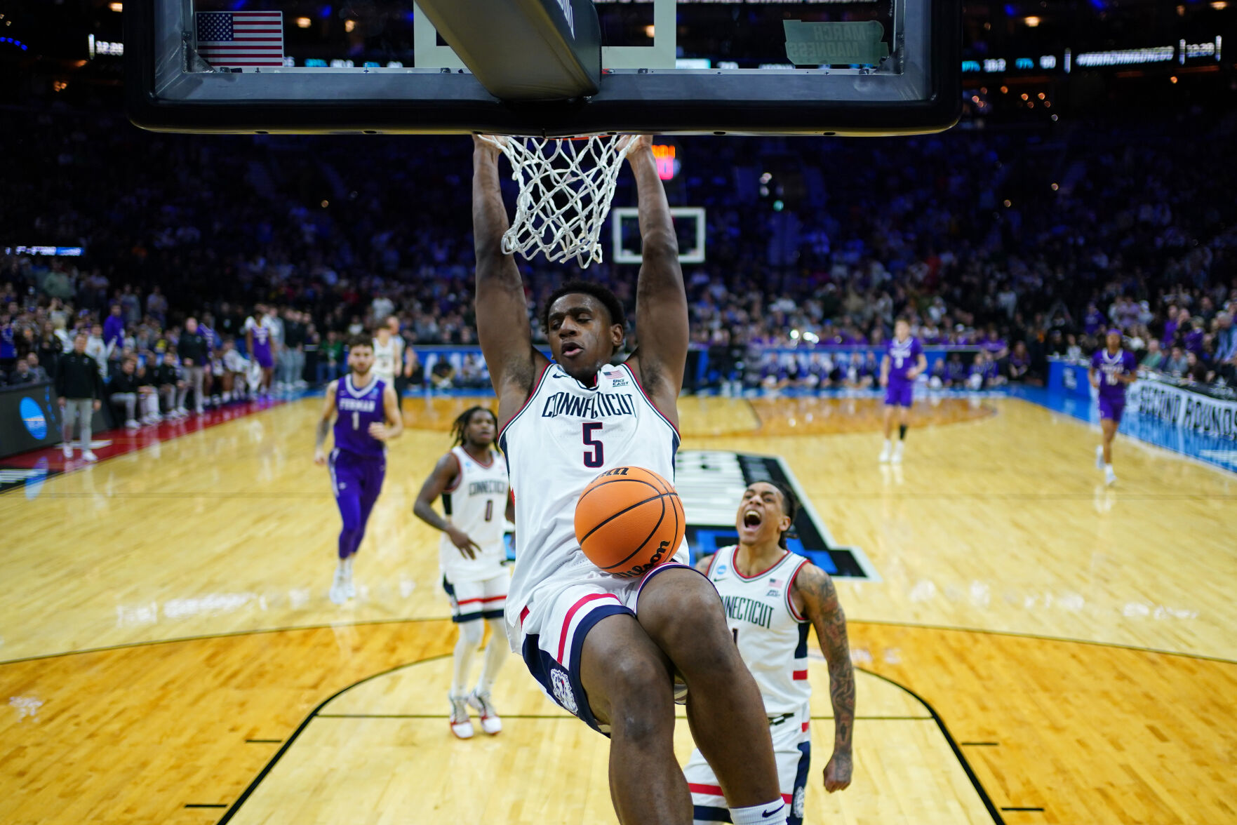 31 points, 27 rebounds: St. Louis native Tarris Reed saves UConn with ...