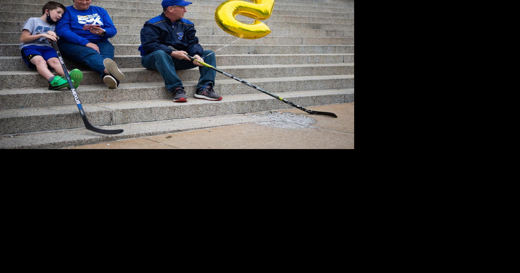 Photos: Blues fans pay tribute to legend Bobby Plager during funeral ...