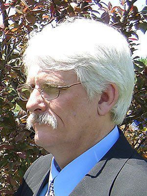 Lindenwood professor Mike Wall retires after almost 20 years of running ...