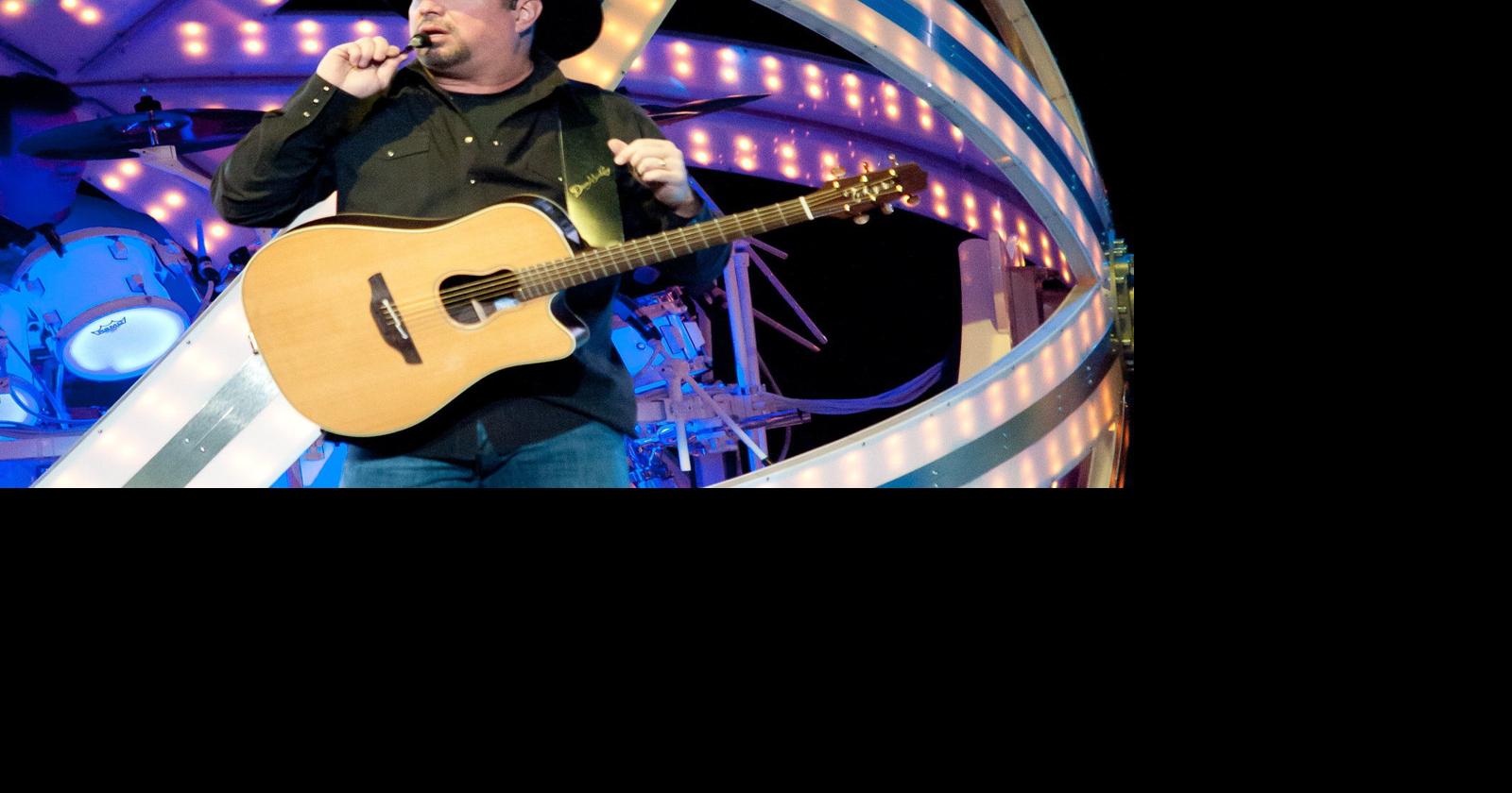 Party on, Garth! Brooks kicks off his big stadium tour at the Dome