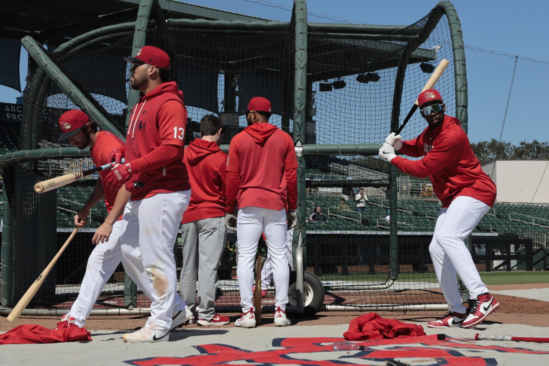 Ball mix-up begins what Cardinals' wild-pitch walk-off ends