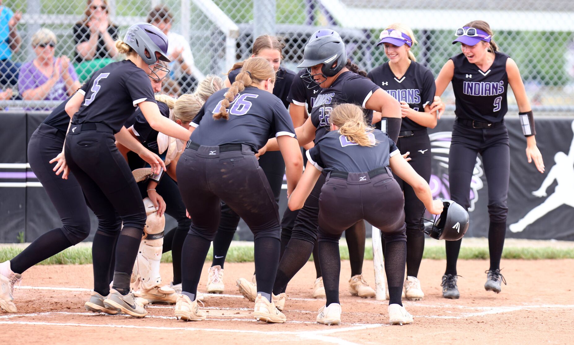 Mascoutah celebrates bomb from Jaila Moore on way to MVC softball ...