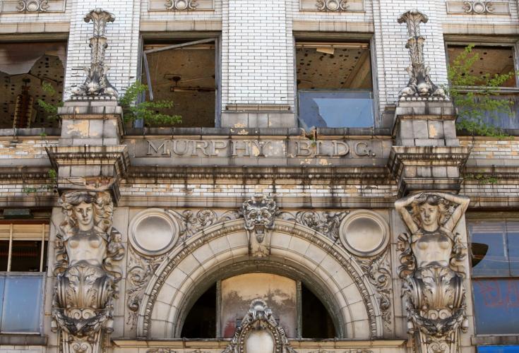 Landmark Murphy Building in East St. Louis being demolished