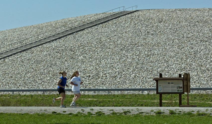 Weldon Spring Cell gives eclipse watchers 360-degree view