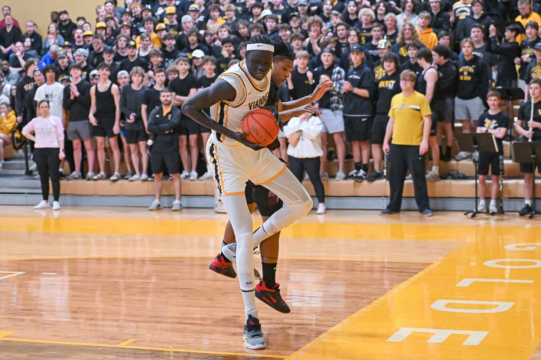 Cardinal Ritter cranks up the defense to beat Vianney, claim district crown