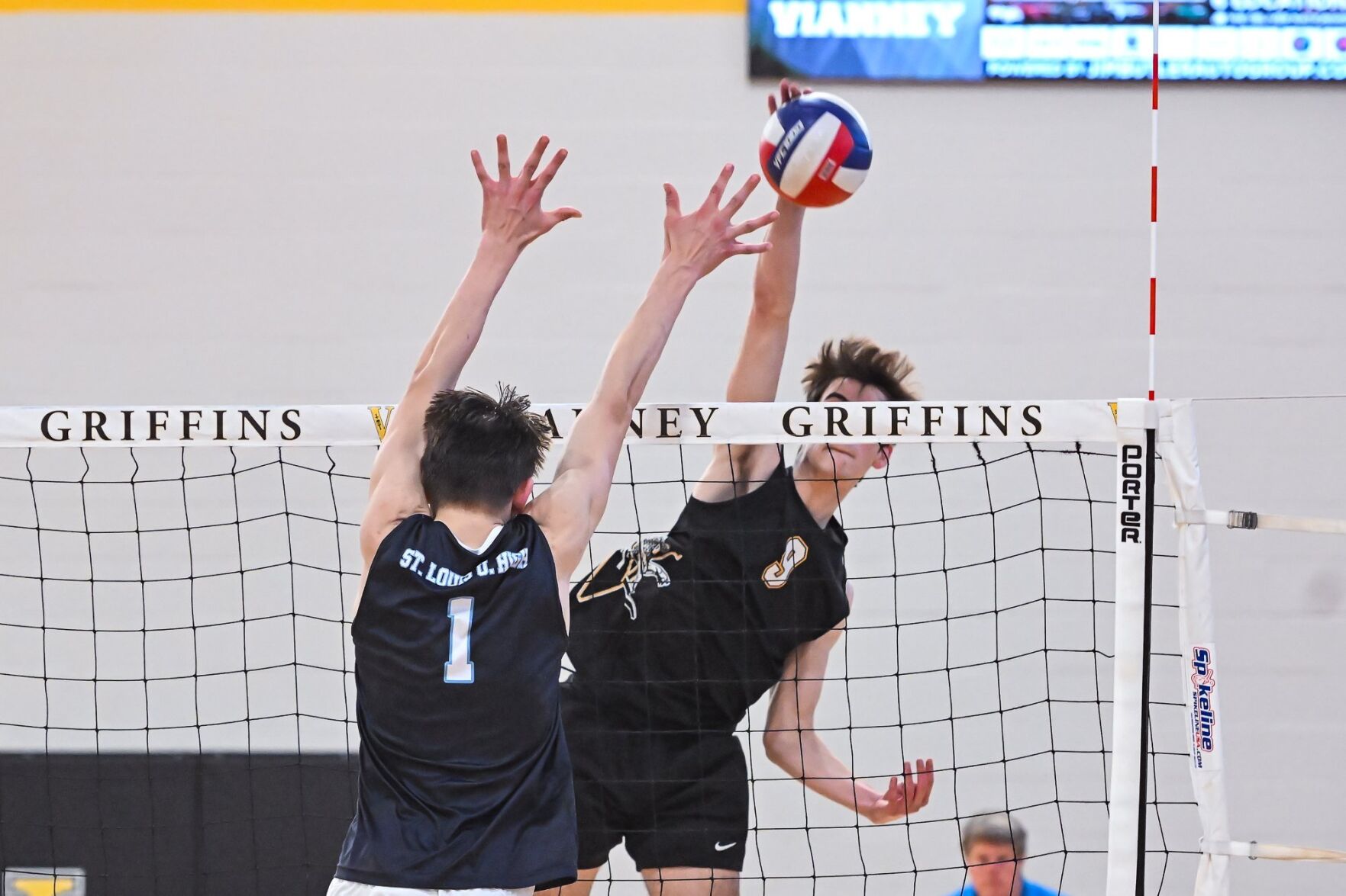 SLUH improves to 10-0 with MCC sweep of Vianney