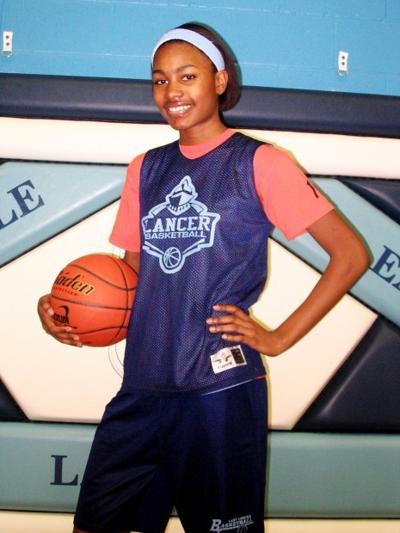 Belleville East’s Sunkett becomes a force in the post