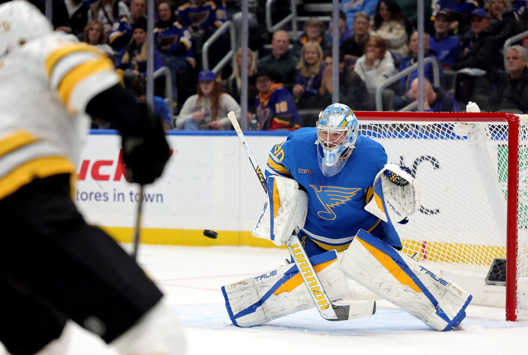 Another win streak ends at two as Blues fall to Bruins 5-2