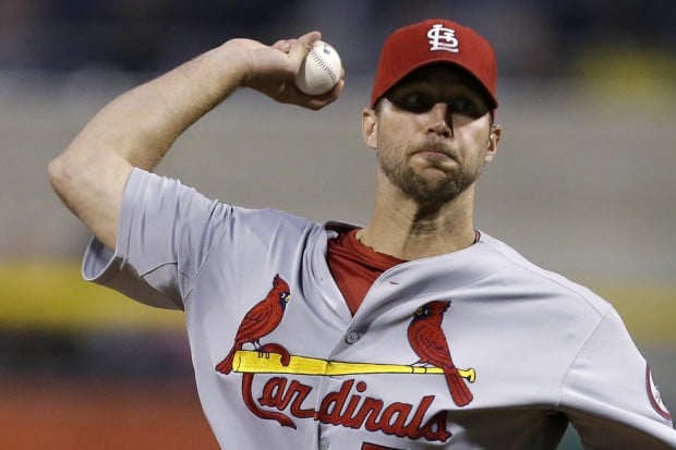 Adam Wainwright switching to (fantasy) football