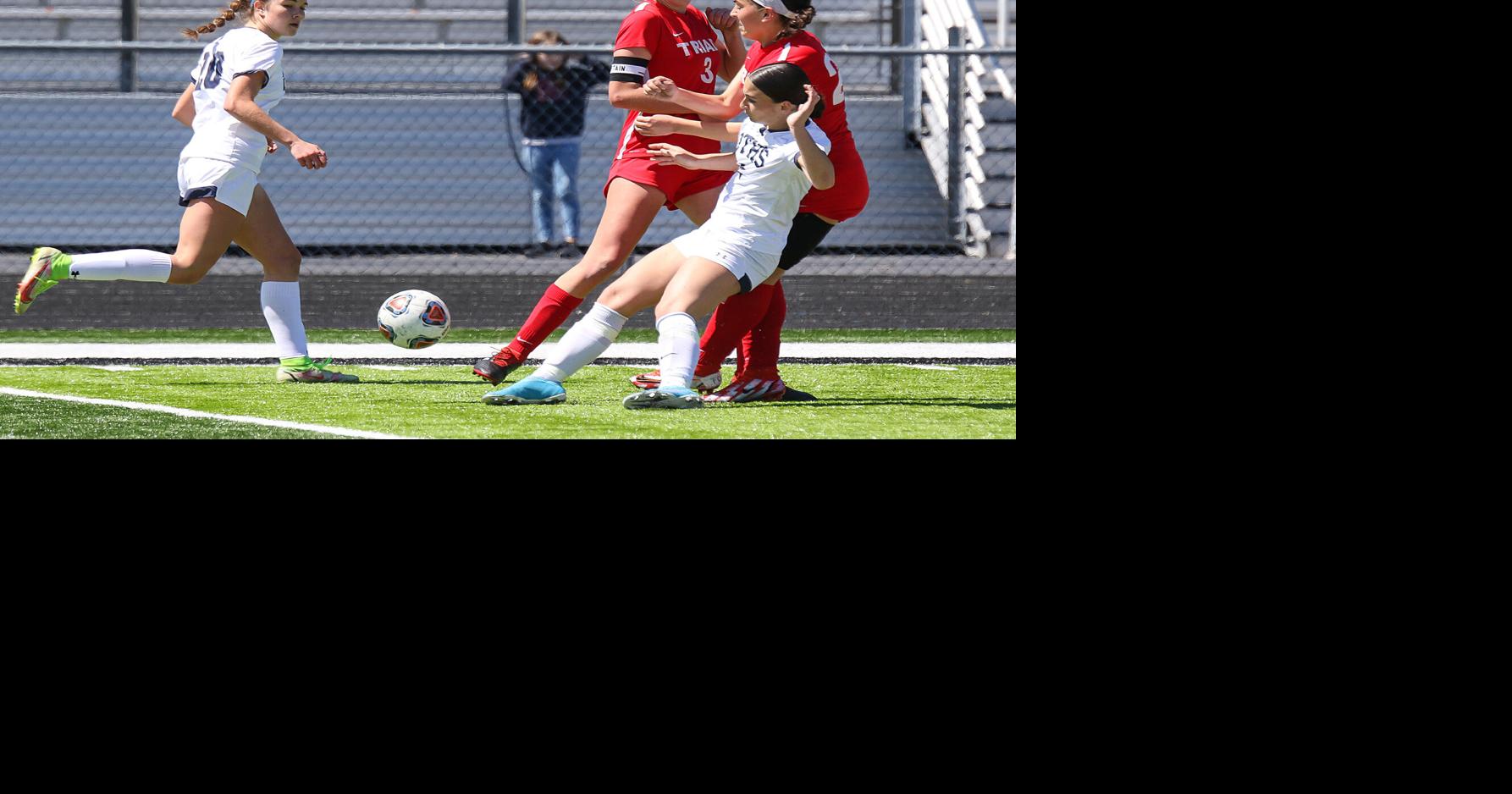 Illinois girls soccer playoff roundup: O'Fallon, Triad keep title ...