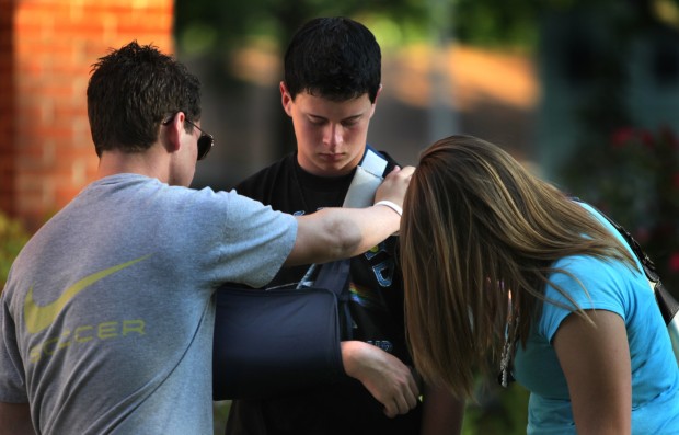 Mourners remember teens killed in crash