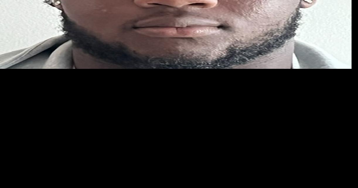 OL: Paris Patterson Jr., senior, East St. Louis