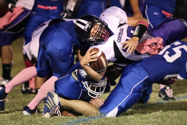 Breese Central reaches into bag of tricks for win against Columbia