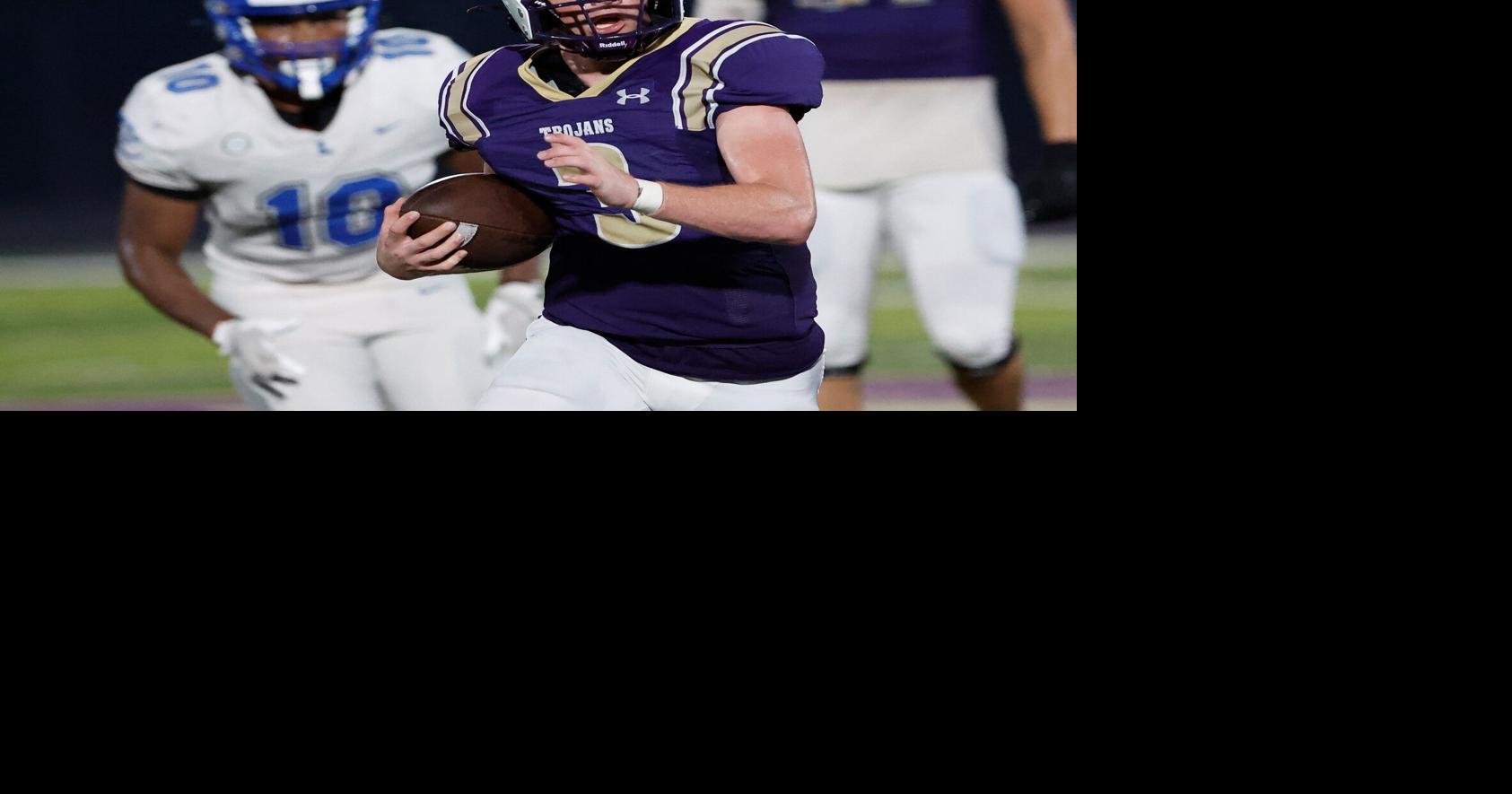 Hunter Humphrey aces first starting QB assignment in Troy's season-opening win over Ladue