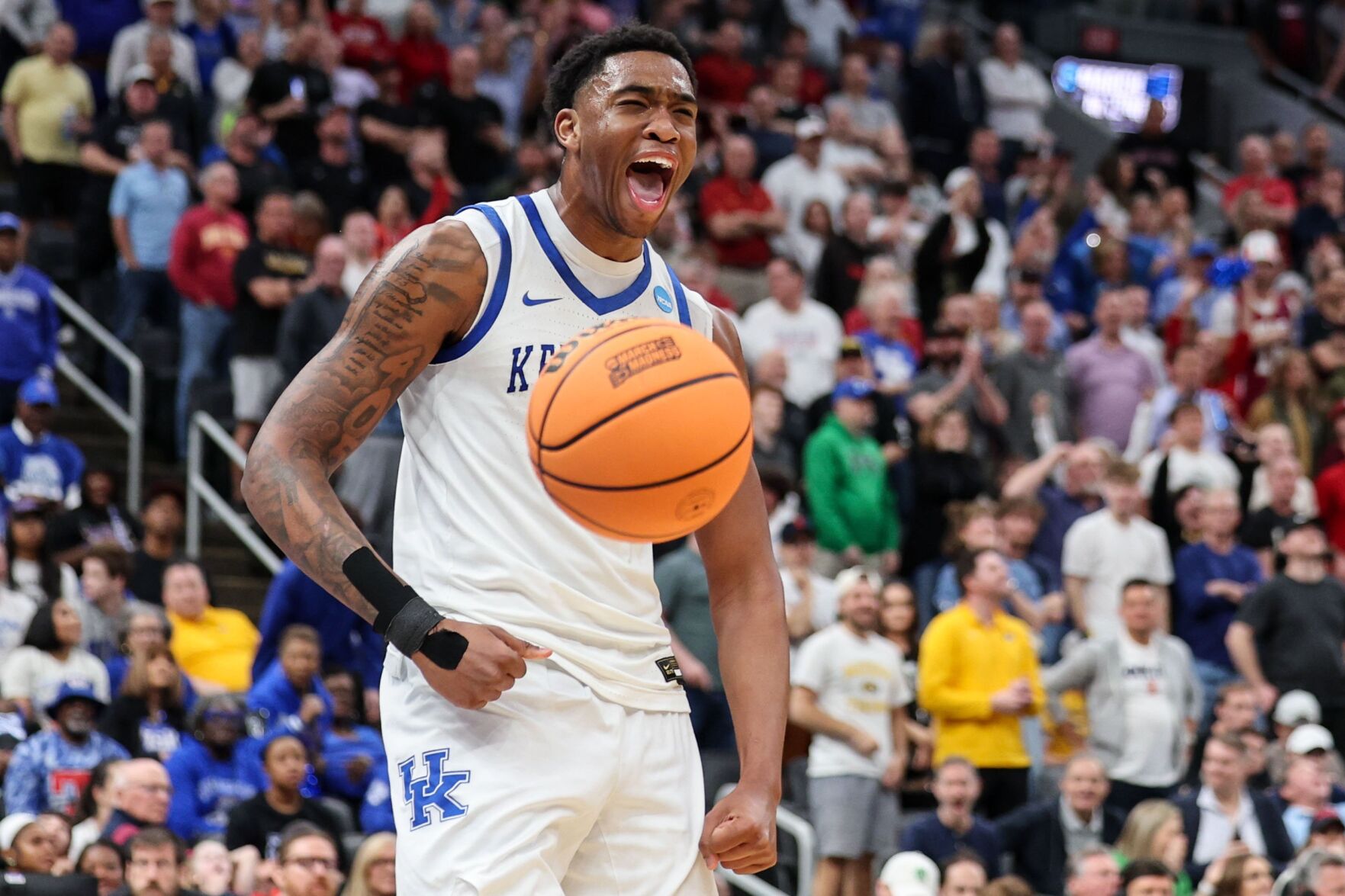 Otega Oweh's game-tying buzzer-beater, 35 points lead Kentucky past ...