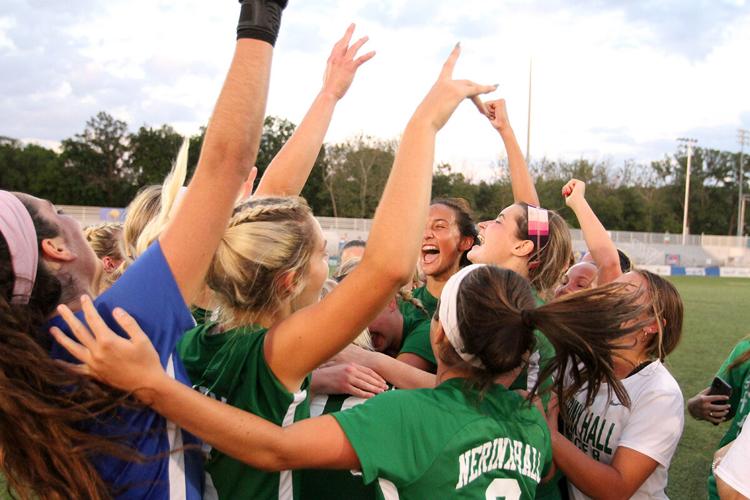 Nerinx Hall erupts in second half to rally past St. Teresa's in state ...