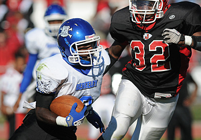 FOOTBALL: McCluer South-Berkeley stuns Jennings with late TD