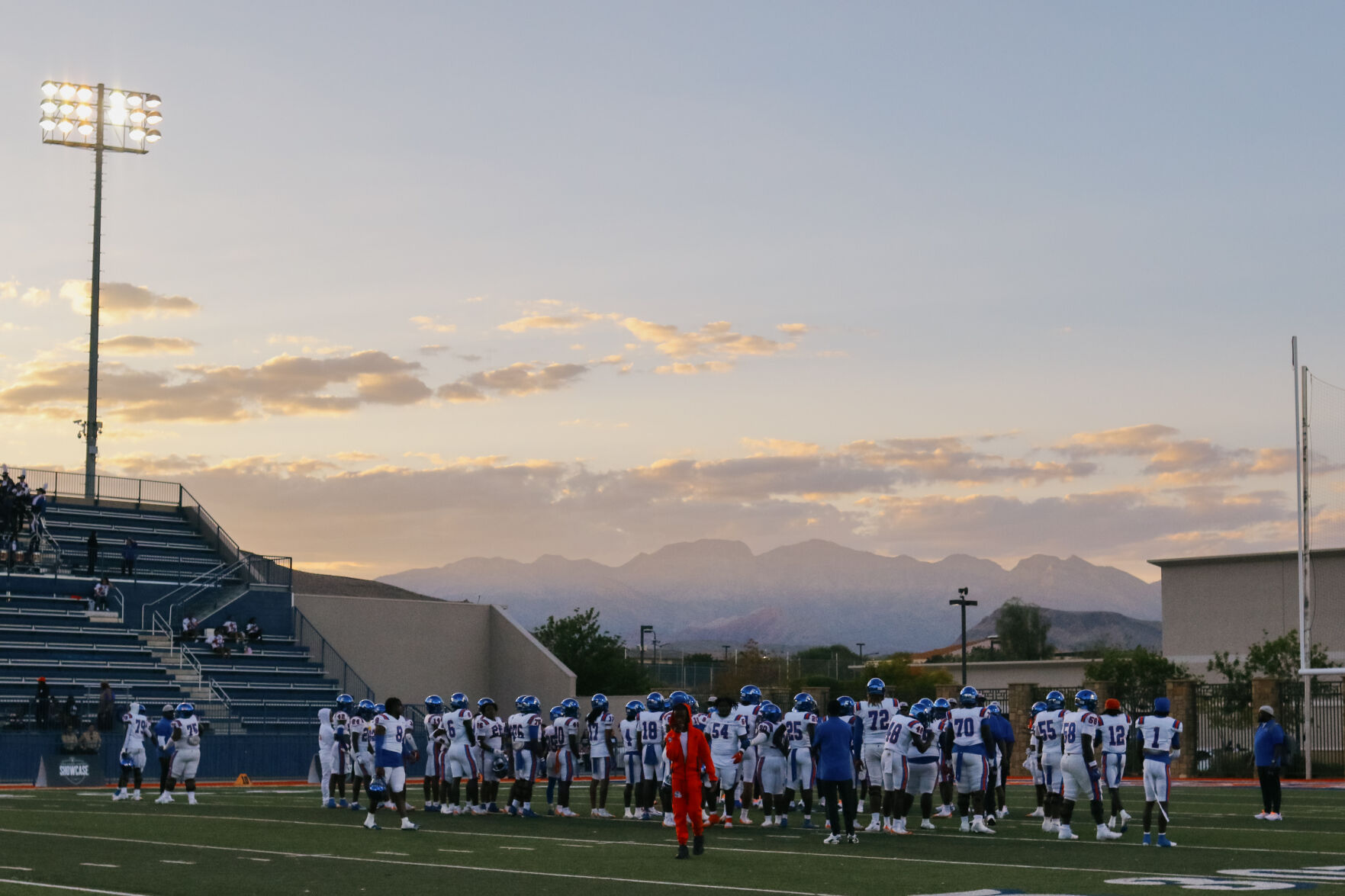 Bishop Gorman (Nev.) 35, East St. Louis 10