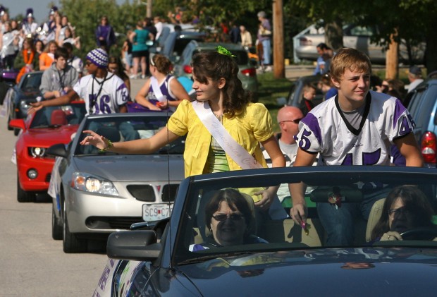 Pacific homecoming parade proceeds smoothly after prank