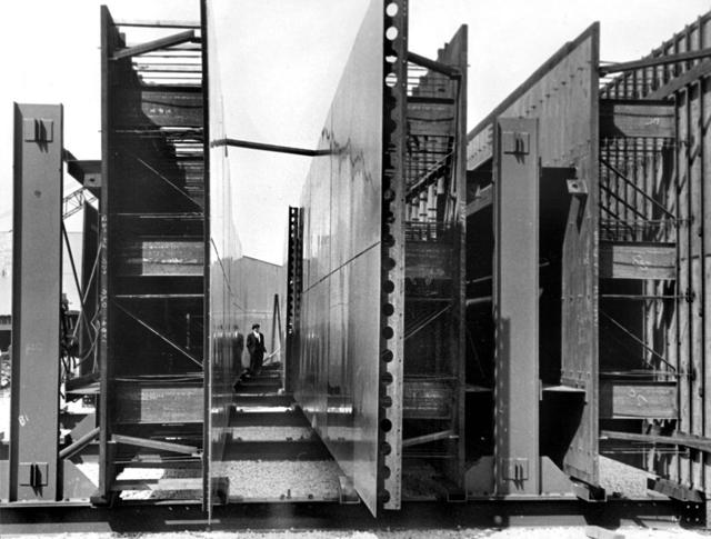 1967: A Chicago man is first in line to go the top of the Arch