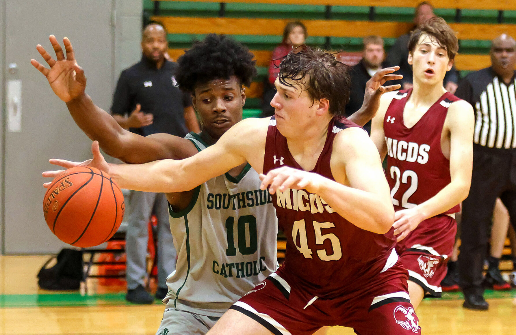 MICDS rallies past St. Mary's as underclassmen come up big