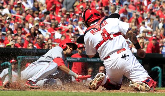 Gordon: Reds run past Cards, avoid sweep