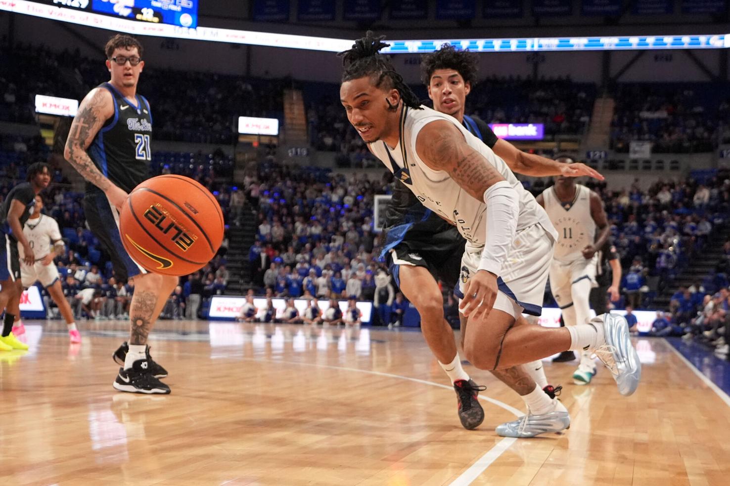 Avila 3-pointer with 3.0 seconds to play gives No. 21 SLU its 14th win ...