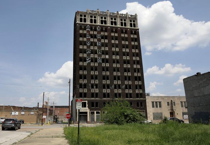 Spivey Building, tallest in East St. Louis, seems destined for demolition