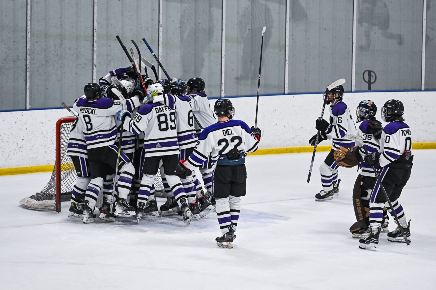 Fort Zumwalt West 5, Liberty 4