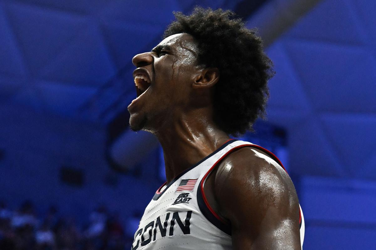 UConn's Tarris Reed Jr. is modeling game after Adama Sanogo