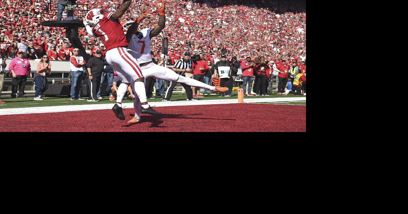 Illinois vs. Wisconsin Badgers football video highlights, live updates ...