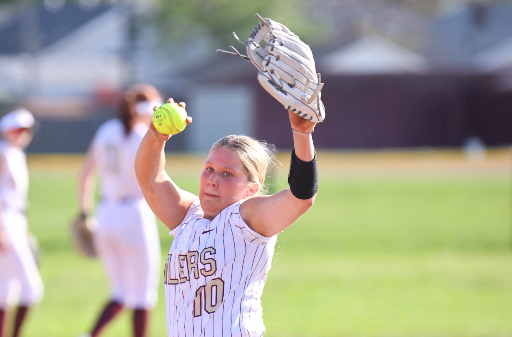 Paige Webb takes over in circle to help Columbia knock off Wood River