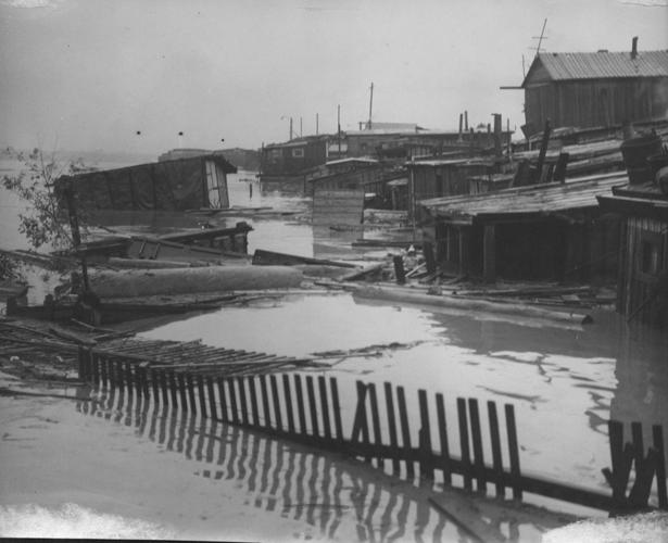 5,000 move to shacks on Mississippi during Great Depression