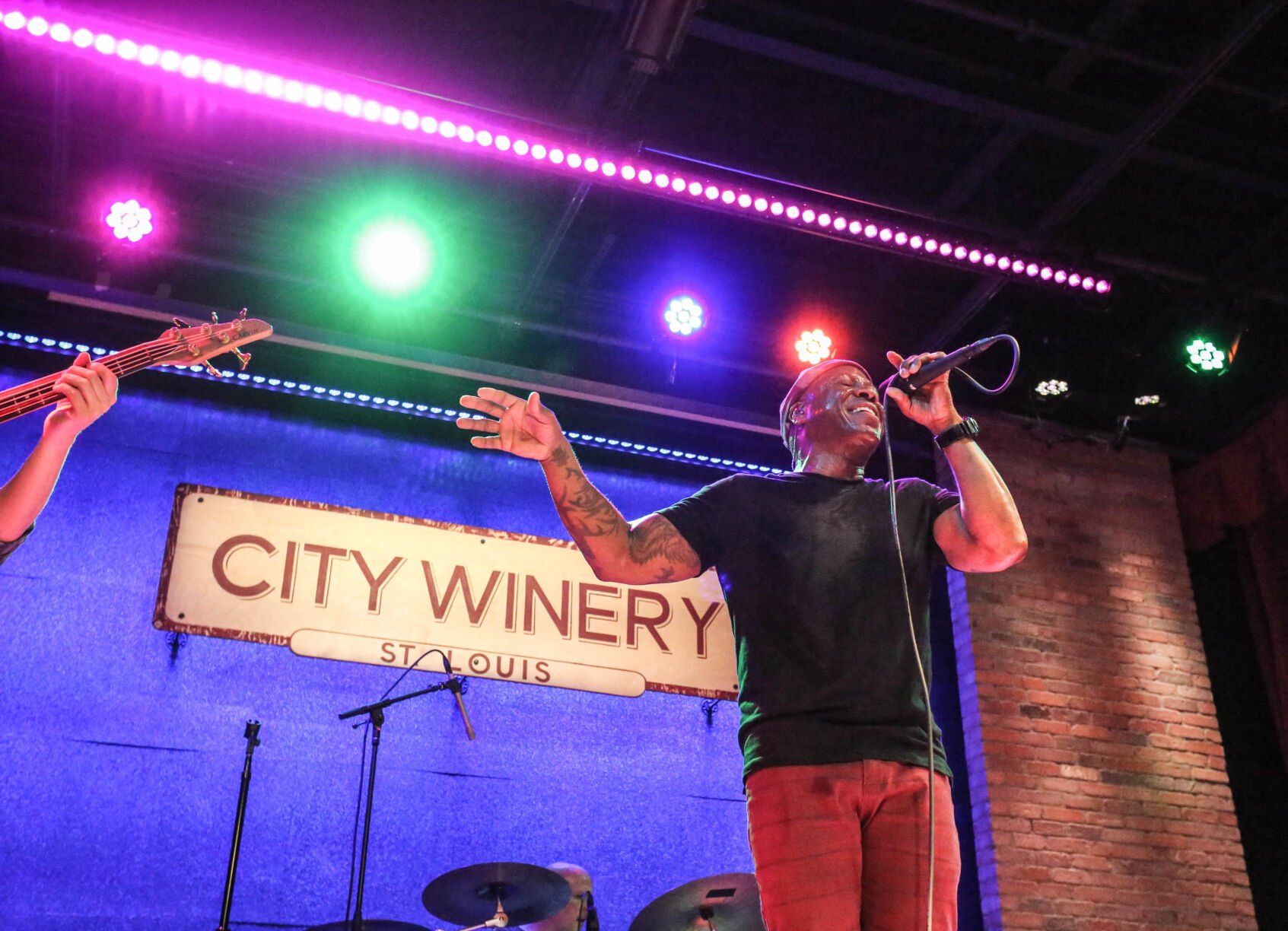 Steve Ewing, singer for the Urge, starts weekly residency at Broadway ...