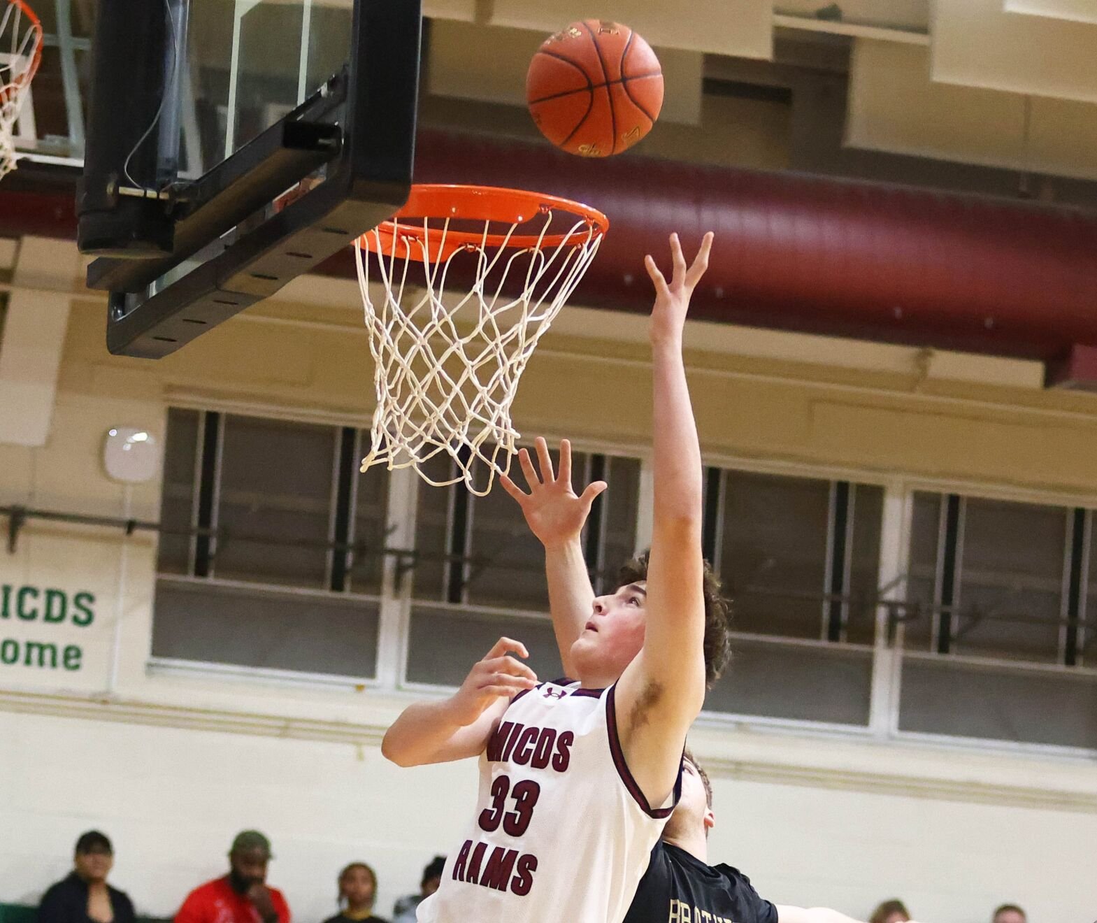 Brandon Clemens' hot hand lifts MICDS over CBC for 1st holiday tourney ...