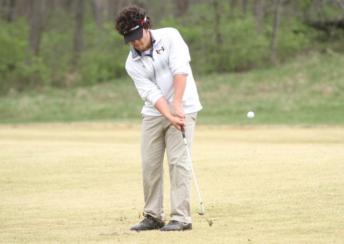 De Smet outduels SLUH in playoff to win team title of Bantle tournament