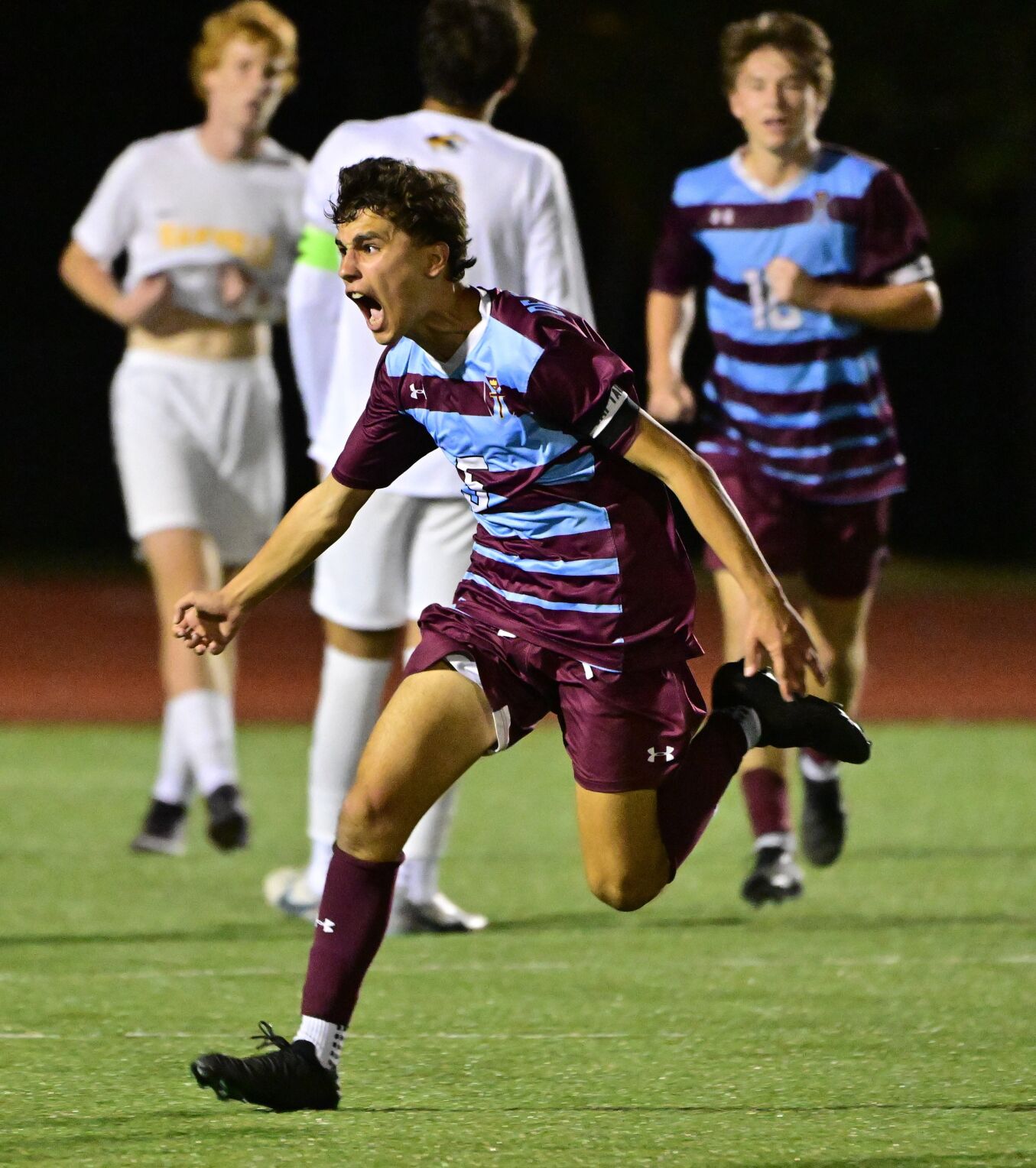 St. Louis High School Champions League, semifinal: De Smet 2, Oakville 0
