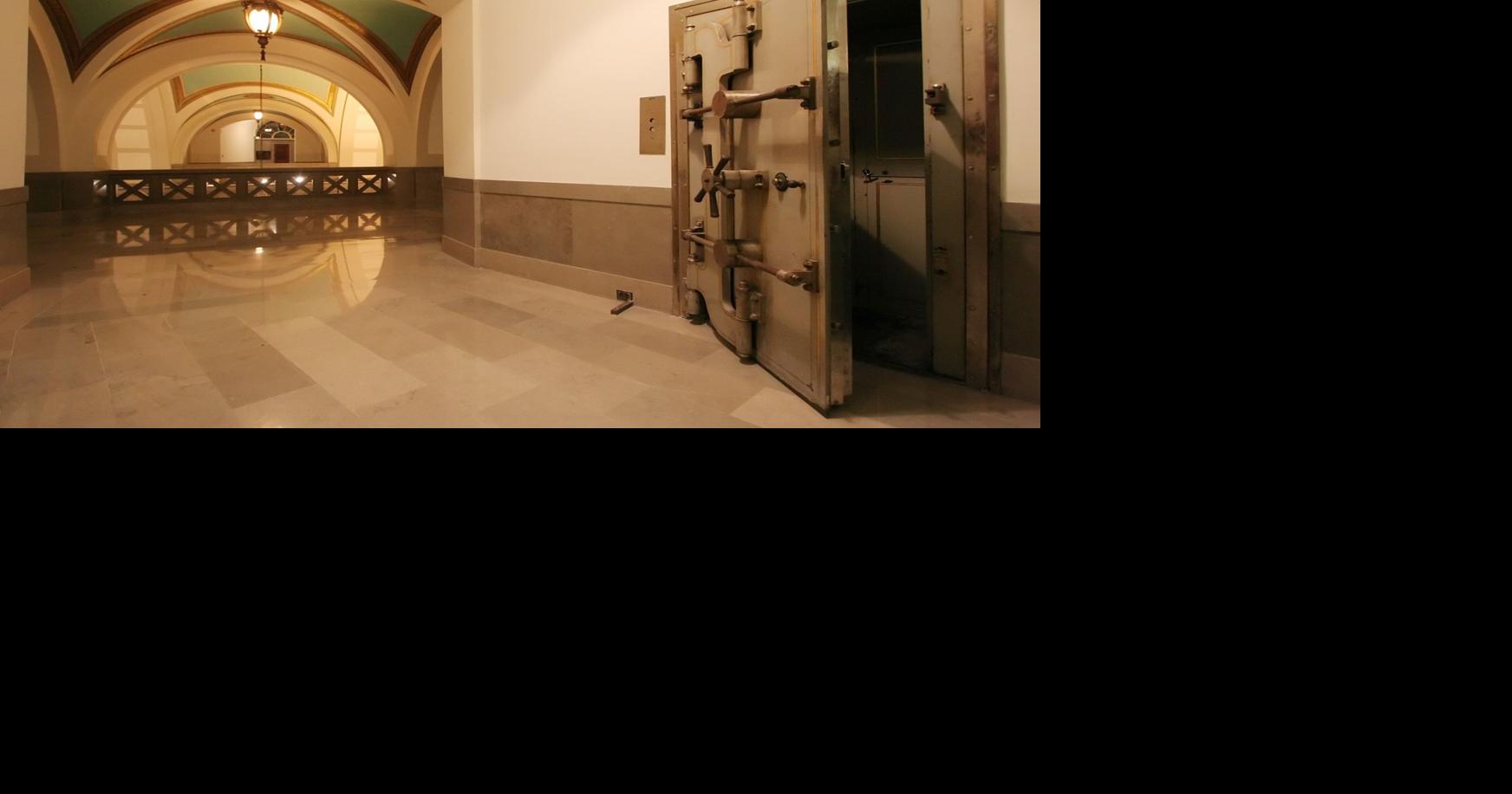 House speaker turns vault into hideaway office