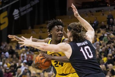 Bloodied but not beaten, Mizzou basketball holds off South Carolina