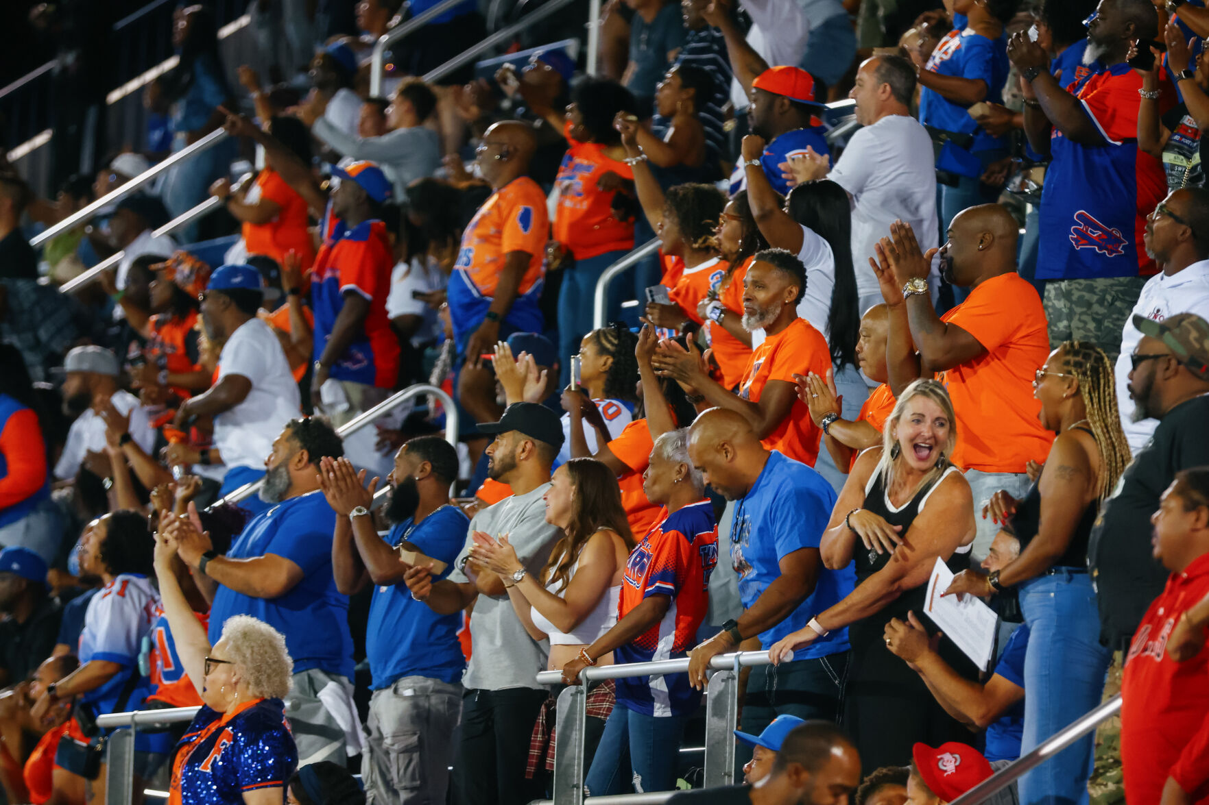 Bishop Gorman (Nev.) 35, East St. Louis 10