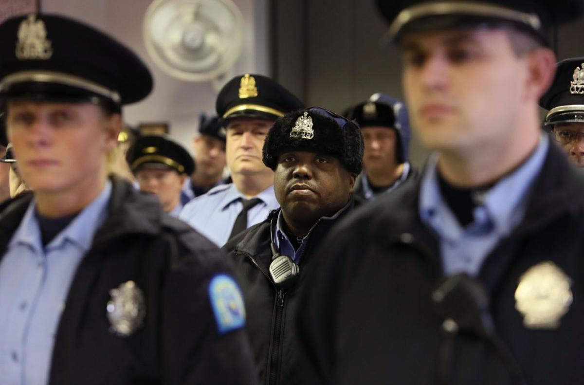 Aldermen endorse better pay, benefits for St. Louis police