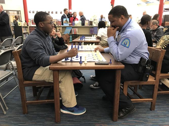 St. Louis cops to partner with public school students for chess