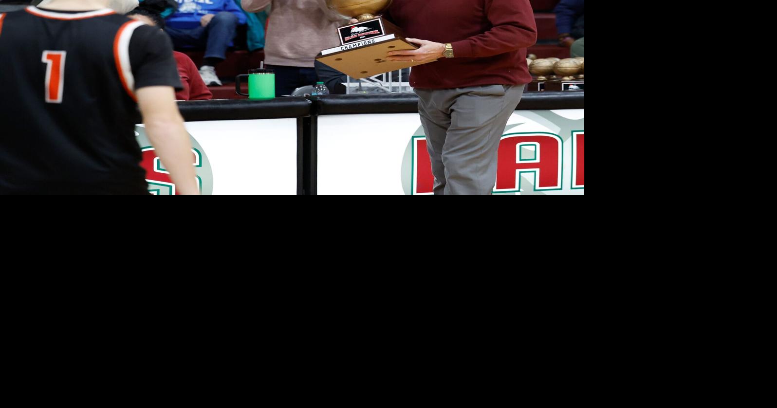 Don Maurer Invitational, boys championship: Edwardsville 71, Ladue 69